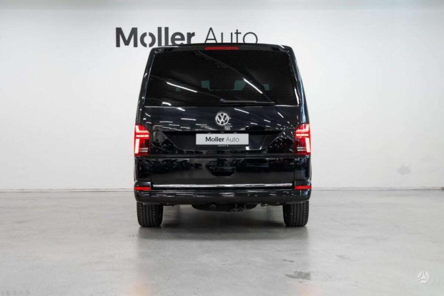 Black Volkswagen Multivan 2020 in Vilnius, with an engine capacity of 2.00 L and mileage of 130 thousand km for 36500 €, photo 7 on AUTOMOTO.COM.LV