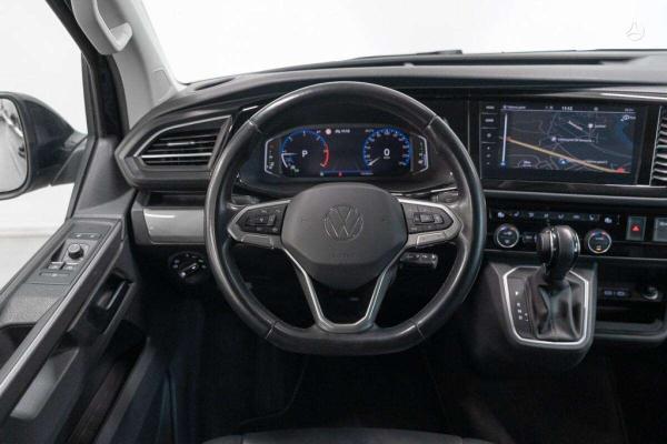 Melns Volkswagen Multivan 2020 Viļņa, ar dzinēja tilpumu 2.00 L un nobraukumu 130 tūkst. km par 36500 €, foto 10 vietnē AUTOMOTO.COM.LV