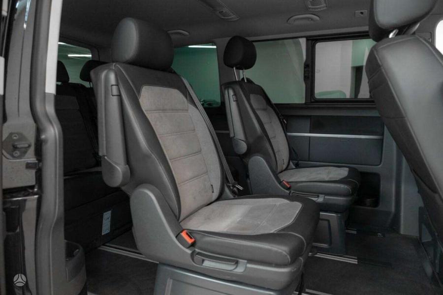 Black Volkswagen Multivan 2020 in Vilnius, with an engine capacity of 2.00 L and mileage of 130 thousand km for 36500 €, photo 21 on AUTOMOTO.COM.LV