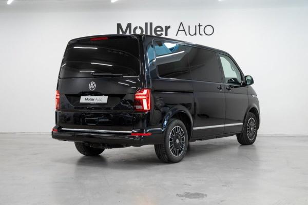 Melns Volkswagen Multivan 2020 Viļņa, ar dzinēja tilpumu 2.00 L un nobraukumu 130 tūkst. km par 36500 €, foto 7 vietnē AUTOMOTO.COM.LV