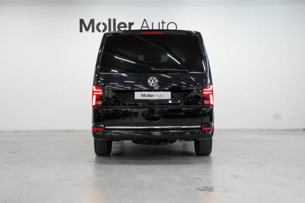 Melns Volkswagen Multivan 2020 Viļņa, ar dzinēja tilpumu 2.00 L un nobraukumu 130 tūkst. km par 36500 €, foto 10 vietnē AUTOMOTO.COM.LV