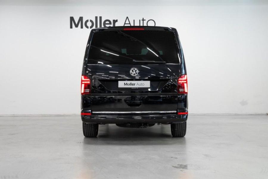 Melns Volkswagen Multivan 2020 Viļņa, ar dzinēja tilpumu 2.00 L un nobraukumu 130 tūkst. km par 36500 €, foto 11 vietnē AUTOMOTO.COM.LV