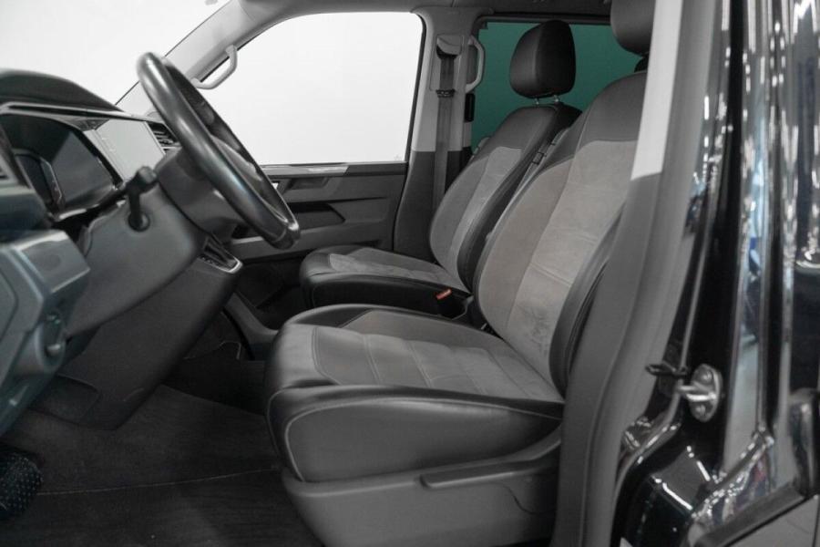 Melns Volkswagen Multivan 2020 Viļņa, ar dzinēja tilpumu 2.00 L un nobraukumu 130 tūkst. km par 36500 €, foto 12 vietnē AUTOMOTO.COM.LV