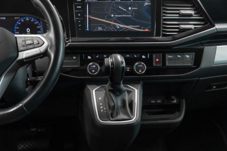 Melns Volkswagen Multivan 2020 Viļņa, ar dzinēja tilpumu 2.00 L un nobraukumu 130 tūkst. km par 36500 €, foto 22 vietnē AUTOMOTO.COM.LV