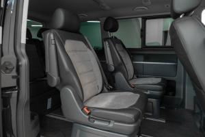 Melns Volkswagen Multivan 2020 Viļņa, ar dzinēja tilpumu 2.00 L un nobraukumu 130 tūkst. km par 36500 €, foto 23 vietnē AUTOMOTO.COM.LV