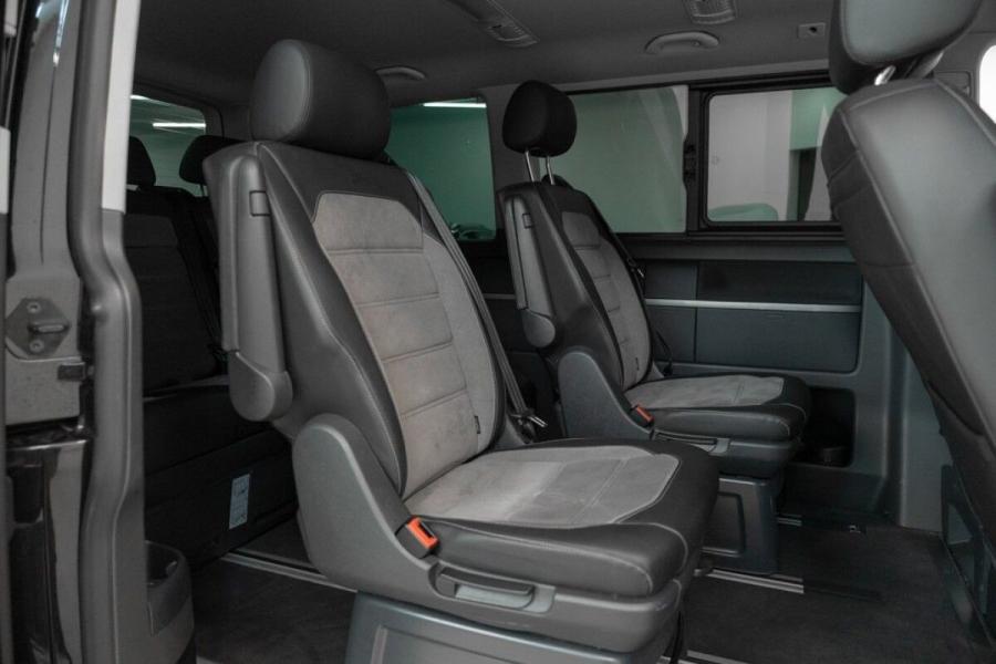 Melns Volkswagen Multivan 2020 Viļņa, ar dzinēja tilpumu 2.00 L un nobraukumu 130 tūkst. km par 36500 €, foto 23 vietnē AUTOMOTO.COM.LV