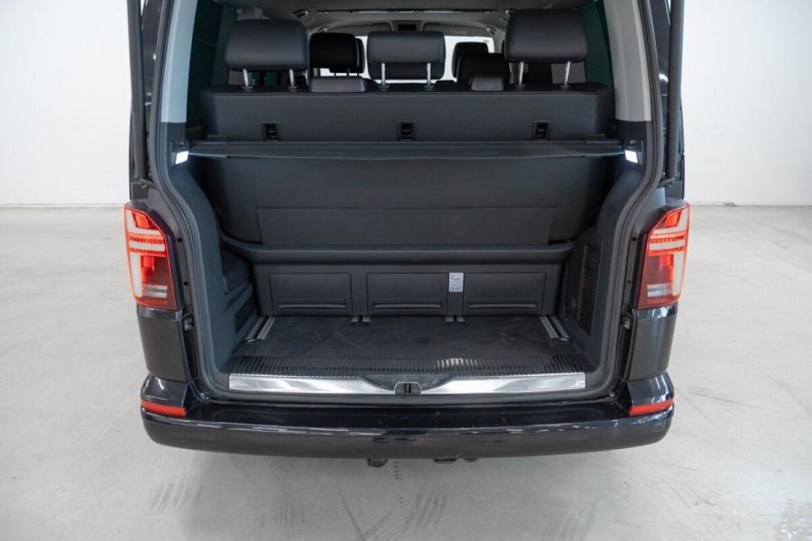 Melns Volkswagen Multivan 2020 Viļņa, ar dzinēja tilpumu 2.00 L un nobraukumu 130 tūkst. km par 36500 €, foto 26 vietnē AUTOMOTO.COM.LV