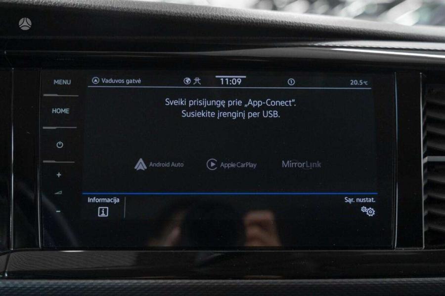 Black Volkswagen Multivan 2020 in Vilnius, with an engine capacity of 2.00 L and mileage of 130 thousand km for 36500 €, photo 17 on AUTOMOTO.COM.LV