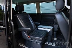 Black Volkswagen Multivan 2020 in Riga, with an engine capacity of 2.00 L and mileage of 175 thousand km for 28950 €, photo 8 on AUTOMOTO.COM.LV