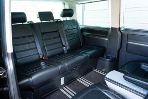 Black Volkswagen Multivan 2020 in Riga, with an engine capacity of 2.00 L and mileage of 175 thousand km for 28950 €, photo 10 on AUTOMOTO.COM.LV
