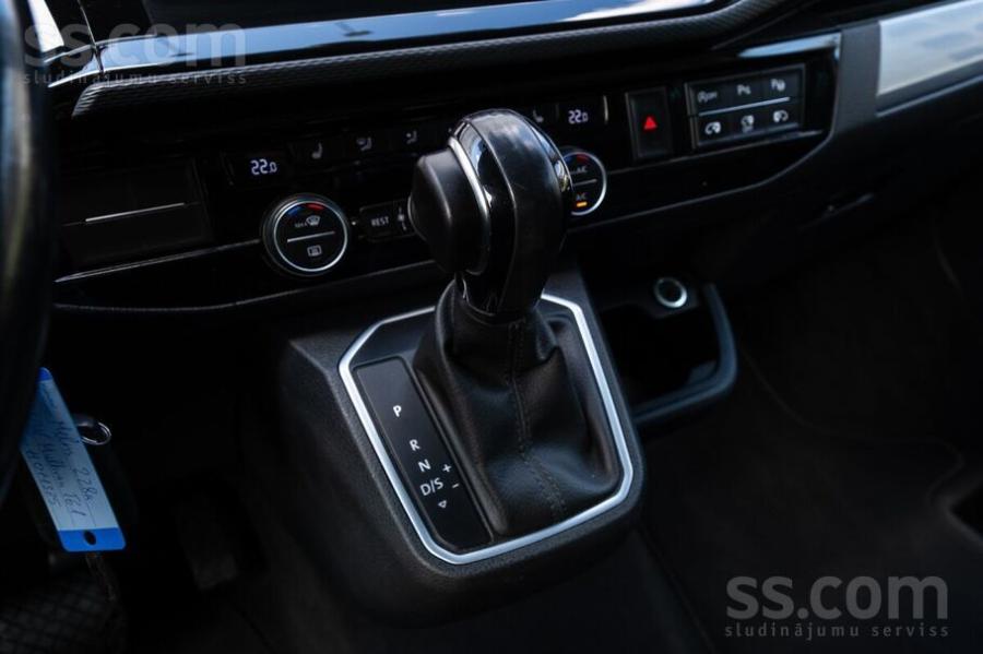 Black Volkswagen Multivan 2020 in Riga, with an engine capacity of 2.00 L and mileage of 175 thousand km for 28950 €, photo 17 on AUTOMOTO.COM.LV