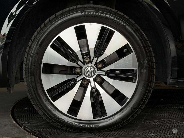 Melns Volkswagen Multivan 2020 Kauņa, ar dzinēja tilpumu 1.97 L un nobraukumu 233 tūkst. km par 29990 €, foto 8 vietnē AUTOMOTO.COM.LV