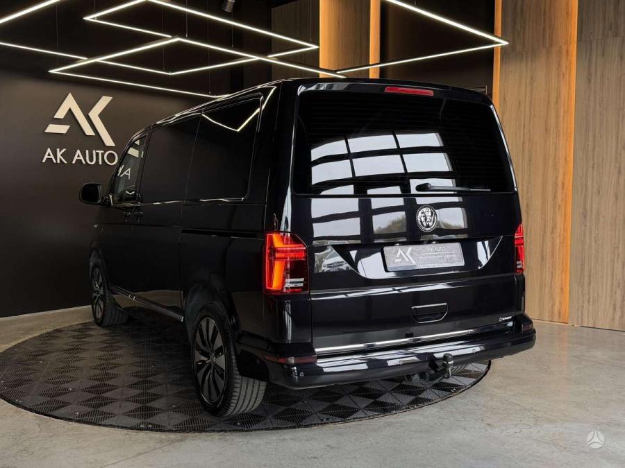 Melns Volkswagen Multivan 2020 Kauņa, ar dzinēja tilpumu 1.97 L un nobraukumu 233 tūkst. km par 29990 €, foto 10 vietnē AUTOMOTO.COM.LV