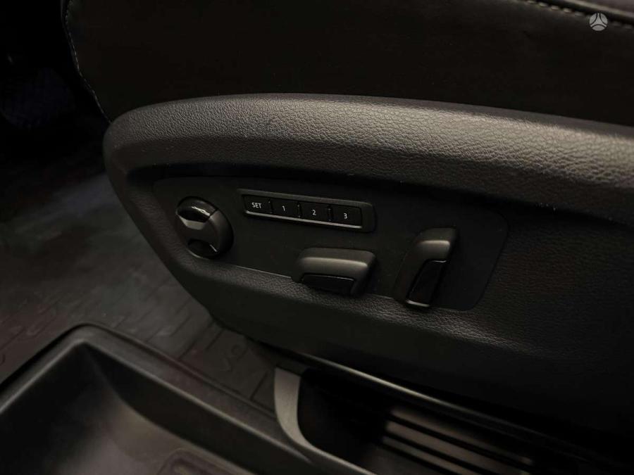 Melns Volkswagen Multivan 2020 Kauņa, ar dzinēja tilpumu 1.97 L un nobraukumu 233 tūkst. km par 29990 €, foto 25 vietnē AUTOMOTO.COM.LV
