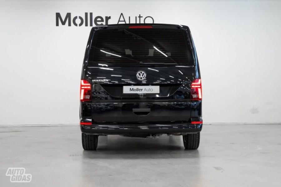 Melns Volkswagen Multivan 2021 Viļņa, ar dzinēja tilpumu 2.00 L un nobraukumu 173 tūkst. km par 29350 €, foto 7 vietnē AUTOMOTO.COM.LV