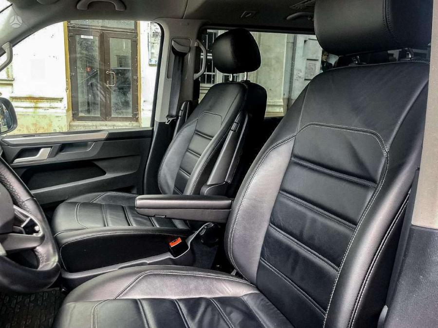 Black Volkswagen Multivan 2022 in Vilnius, with an engine capacity of 1.97 L and mileage of 68 thousand km for 48000 €, photo 8 on AUTOMOTO.COM.LV