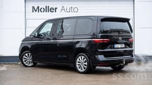 Melns Volkswagen Multivan 2023 Rīga, ar dzinēja tilpumu 2.00 L un nobraukumu 79 tūkst. km par 52950 €, foto 3 vietnē AUTOMOTO.COM.LV