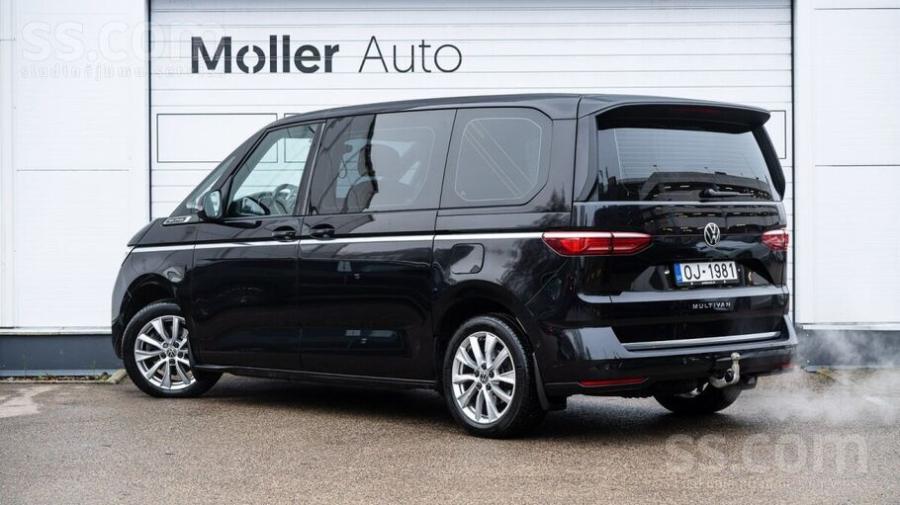 Melns Volkswagen Multivan 2023 Rīga, ar dzinēja tilpumu 2.00 L un nobraukumu 79 tūkst. km par 52950 €, foto 3 vietnē AUTOMOTO.COM.LV