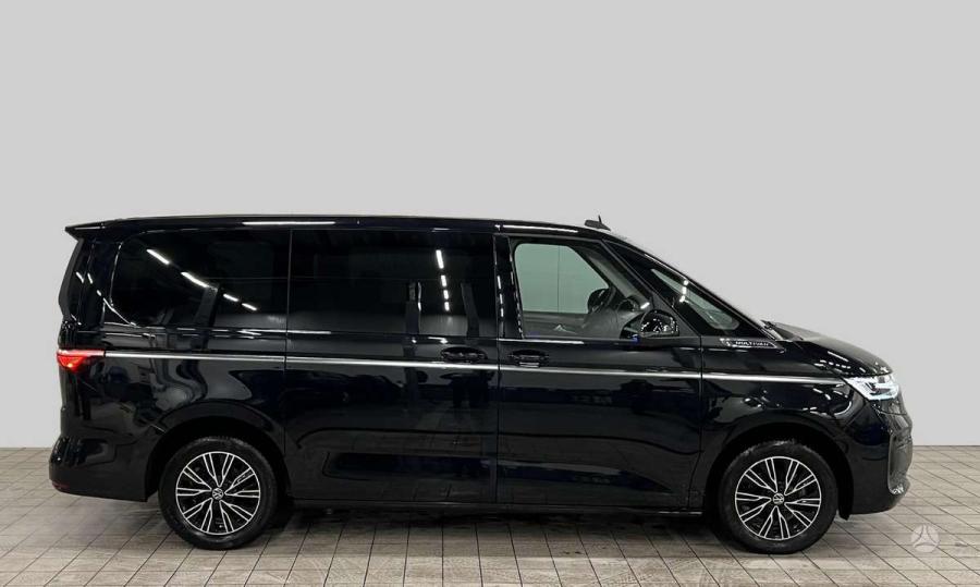 Melns Volkswagen Multivan 2024 Kauņa, ar dzinēja tilpumu 1.97 L un nobraukumu 18 tūkst. km par 55500 €, foto 3 vietnē AUTOMOTO.COM.LV