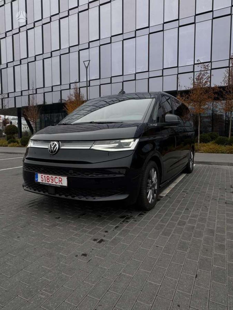 Melns Volkswagen Multivan 2024 Viļņa, ar dzinēja tilpumu 1.97 L un nobraukumu 2 tūkst. km par 53500 €, foto 1 vietnē AUTOMOTO.COM.LV