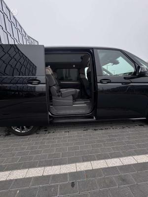Melns Volkswagen Multivan 2024 Viļņa, ar dzinēja tilpumu 1.97 L un nobraukumu 2 tūkst. km par 53500 €, foto 8 vietnē AUTOMOTO.COM.LV