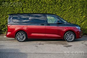 Melns Volkswagen Multivan 2024 Rīga, ar dzinēja tilpumu 1.40 L un nobraukumu 25 tūkst. km par 53500 €, foto 5 vietnē AUTOMOTO.COM.LV