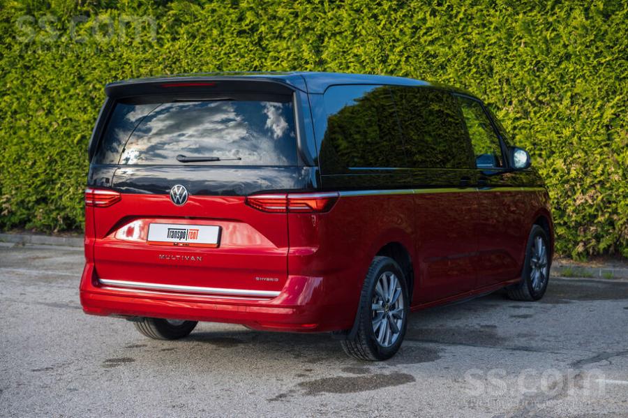 Melns Volkswagen Multivan 2024 Rīga, ar dzinēja tilpumu 1.40 L un nobraukumu 25 tūkst. km par 53500 €, foto 7 vietnē AUTOMOTO.COM.LV