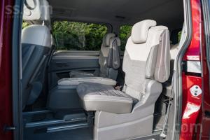 Melns Volkswagen Multivan 2024 Rīga, ar dzinēja tilpumu 1.40 L un nobraukumu 25 tūkst. km par 53500 €, foto 17 vietnē AUTOMOTO.COM.LV
