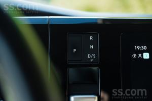 Melns Volkswagen Multivan 2024 Rīga, ar dzinēja tilpumu 1.40 L un nobraukumu 25 tūkst. km par 53500 €, foto 22 vietnē AUTOMOTO.COM.LV