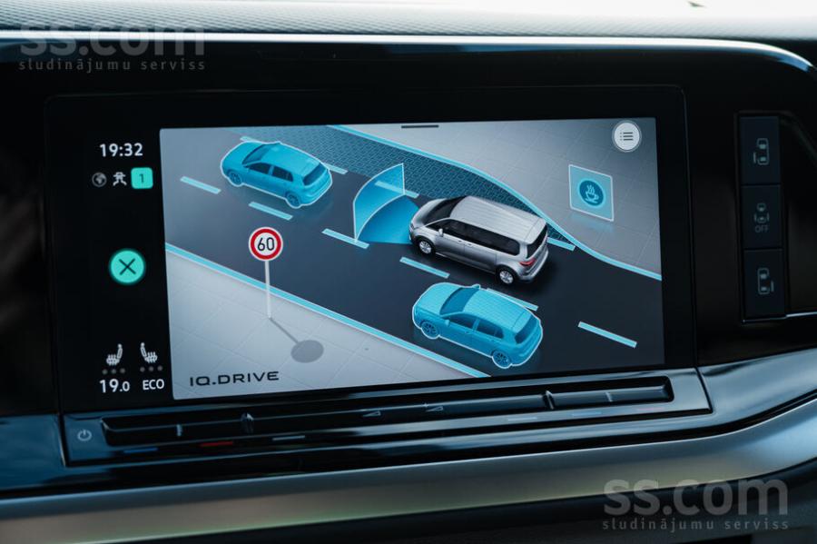 Melns Volkswagen Multivan 2024 Rīga, ar dzinēja tilpumu 1.40 L un nobraukumu 25 tūkst. km par 53500 €, foto 28 vietnē AUTOMOTO.COM.LV