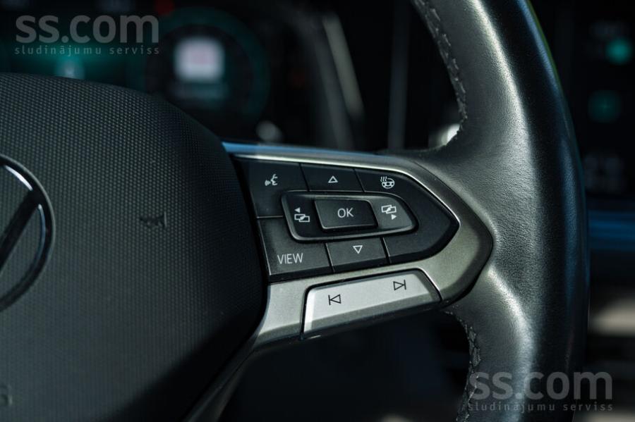 Melns Volkswagen Multivan 2024 Rīga, ar dzinēja tilpumu 1.40 L un nobraukumu 25 tūkst. km par 53500 €, foto 31 vietnē AUTOMOTO.COM.LV