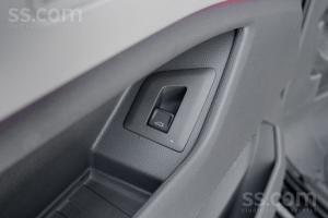 Melns Volkswagen Multivan 2024 Rīga, ar dzinēja tilpumu 2.00 L un nobraukumu 19 tūkst. km par 59900 €, foto 10 vietnē AUTOMOTO.COM.LV