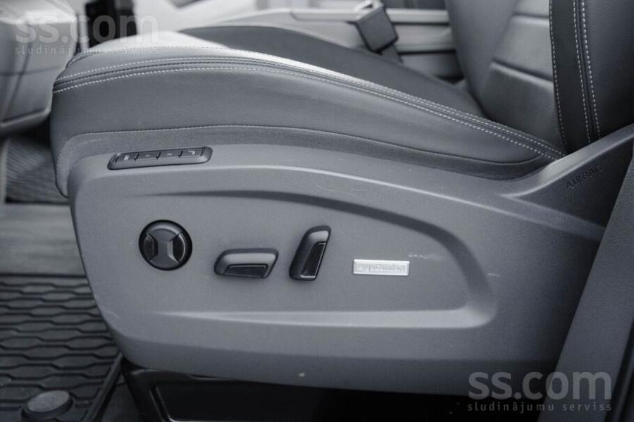 Melns Volkswagen Multivan 2024 Rīga, ar dzinēja tilpumu 2.00 L un nobraukumu 19 tūkst. km par 59900 €, foto 11 vietnē AUTOMOTO.COM.LV