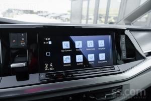 Melns Volkswagen Multivan 2024 Rīga, ar dzinēja tilpumu 2.00 L un nobraukumu 19 tūkst. km par 59900 €, foto 24 vietnē AUTOMOTO.COM.LV