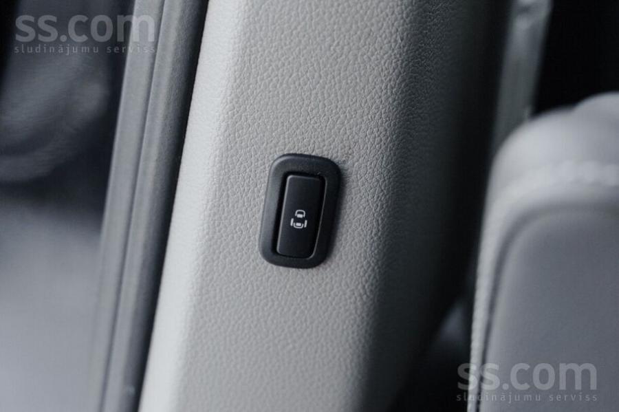 Melns Volkswagen Multivan 2024 Rīga, ar dzinēja tilpumu 2.00 L un nobraukumu 19 tūkst. km par 59900 €, foto 29 vietnē AUTOMOTO.COM.LV