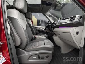 Black Volkswagen Multivan 2024 in Tukums, with an engine capacity of 2.00 L and mileage of 35 thousand km for 49990 €, photo 7 on AUTOMOTO.COM.LV