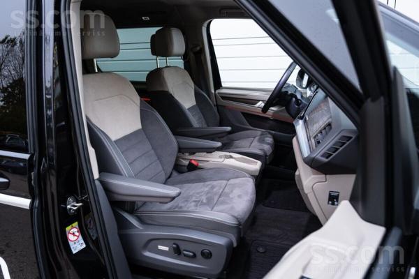 Melns Volkswagen Multivan 2026 Rīga, ar dzinēja tilpumu 2.00 L un nobraukumu 17 tūkst. km par 58700 €, foto 7 vietnē AUTOMOTO.COM.LV