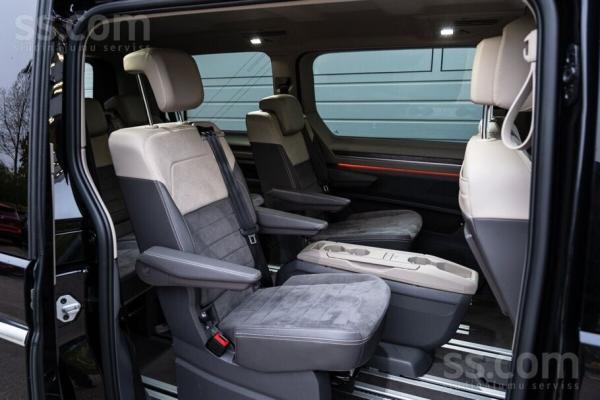 Melns Volkswagen Multivan 2026 Rīga, ar dzinēja tilpumu 2.00 L un nobraukumu 17 tūkst. km par 58700 €, foto 8 vietnē AUTOMOTO.COM.LV
