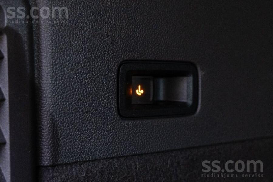 Black Volkswagen Multivan 2026 in Riga, with an engine capacity of 2.00 L and mileage of 17 thousand km for 58700 €, photo 23 on AUTOMOTO.COM.LV