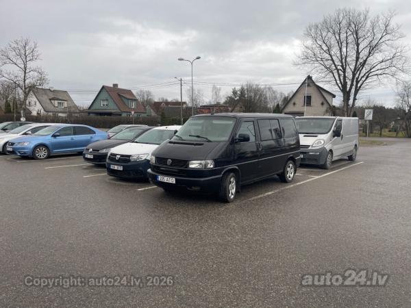 Black Volkswagen Multivan 2003 in Rapla, with an engine capacity of 2.50 L and mileage of 443 thousand km for 5500 €, photo 4 on AUTOMOTO.COM.LV