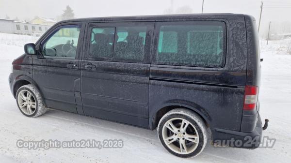 Black Volkswagen Multivan 2004 in Jogeva, with an engine capacity of 2.50 L and mileage of 0 thousand km for 6999 €, photo 3 on AUTOMOTO.COM.LV