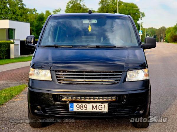 Melns Volkswagen Multivan 2005 Tallina, ar dzinēja tilpumu 2.50 L un nobraukumu 488 tūkst. km par 5990 €, foto 2 vietnē AUTOMOTO.COM.LV