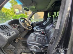 Melns Volkswagen Multivan 2005 Tallina, ar dzinēja tilpumu 2.50 L un nobraukumu 488 tūkst. km par 5990 €, foto 9 vietnē AUTOMOTO.COM.LV