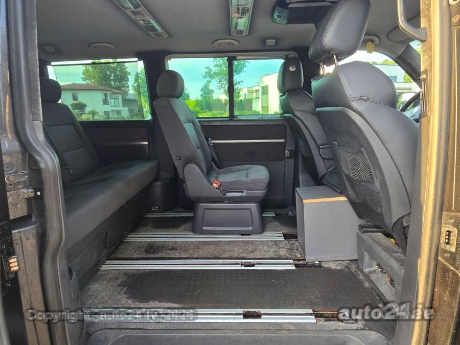 Melns Volkswagen Multivan 2005 Tallina, ar dzinēja tilpumu 2.50 L un nobraukumu 488 tūkst. km par 5990 €, foto 24 vietnē AUTOMOTO.COM.LV