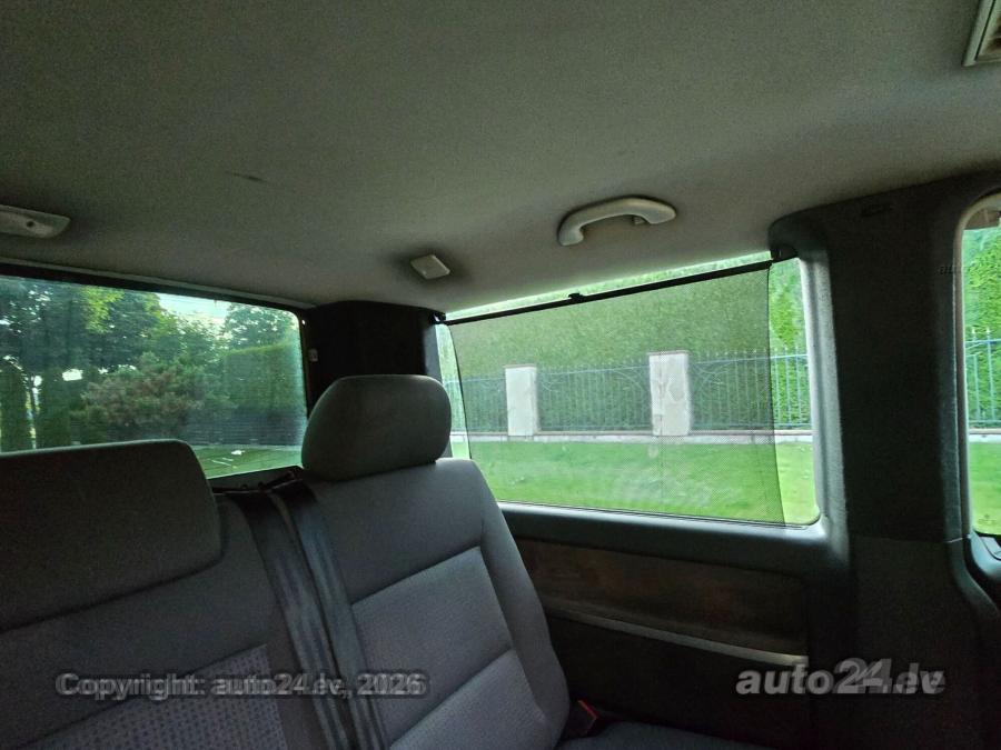 Melns Volkswagen Multivan 2005 Tallina, ar dzinēja tilpumu 2.50 L un nobraukumu 488 tūkst. km par 5990 €, foto 26 vietnē AUTOMOTO.COM.LV