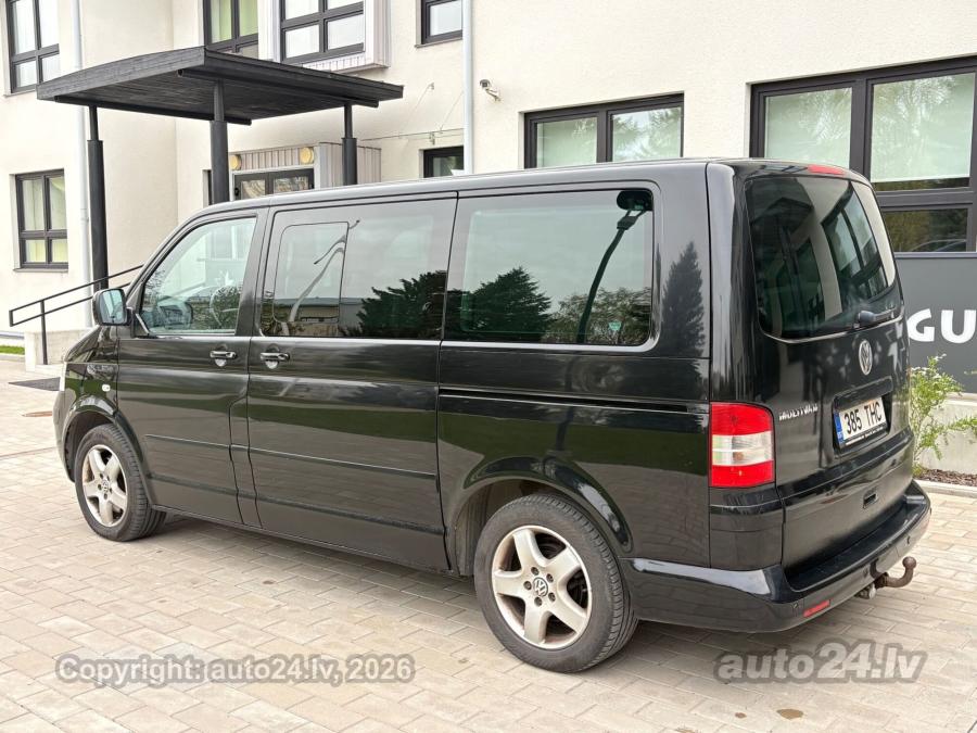 Melns Volkswagen Multivan 2006 Rapla, ar dzinēja tilpumu 2.50 L un nobraukumu 480 tūkst. km par 6500 €, foto 4 vietnē AUTOMOTO.COM.LV