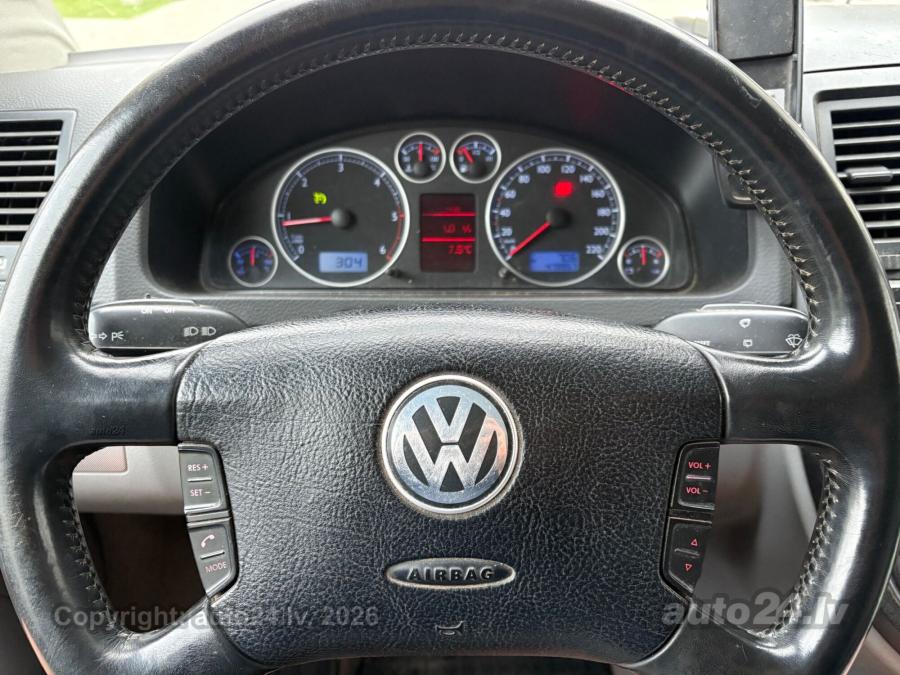 Melns Volkswagen Multivan 2006 Rapla, ar dzinēja tilpumu 2.50 L un nobraukumu 480 tūkst. km par 6500 €, foto 20 vietnē AUTOMOTO.COM.LV