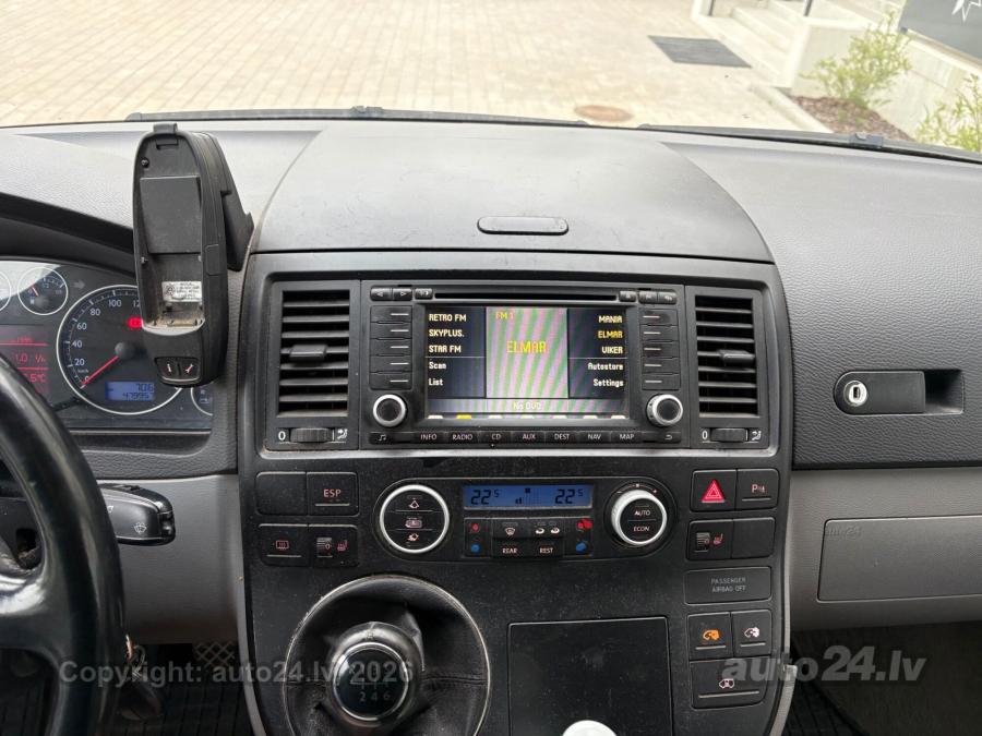 Melns Volkswagen Multivan 2006 Rapla, ar dzinēja tilpumu 2.50 L un nobraukumu 480 tūkst. km par 6500 €, foto 22 vietnē AUTOMOTO.COM.LV
