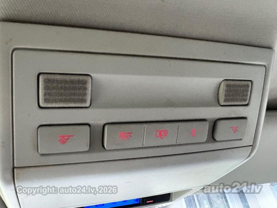 Melns Volkswagen Multivan 2006 Rapla, ar dzinēja tilpumu 2.50 L un nobraukumu 480 tūkst. km par 6500 €, foto 24 vietnē AUTOMOTO.COM.LV