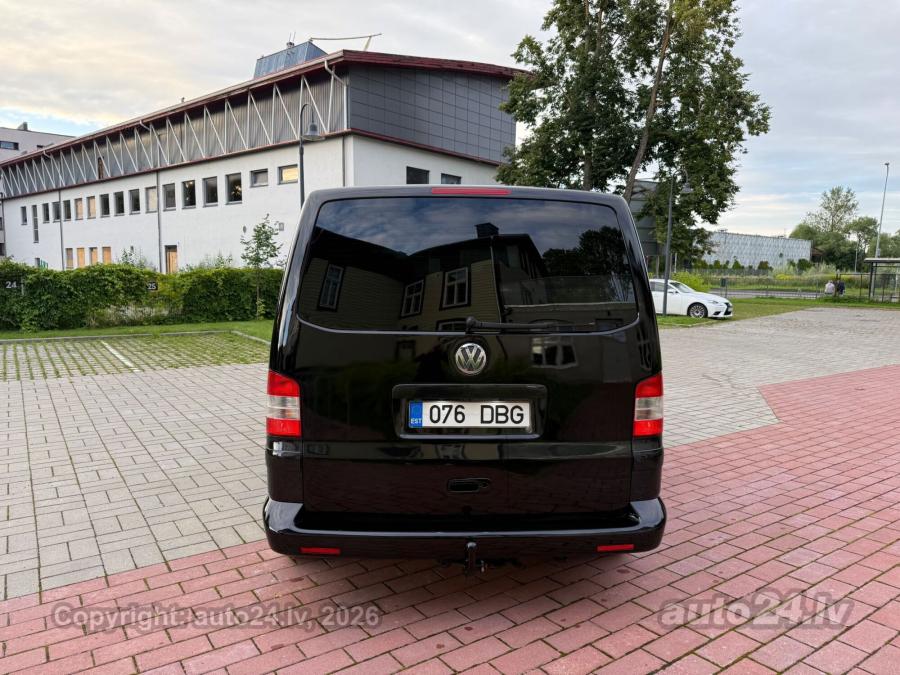 Melns Volkswagen Multivan 2006 Tartu, ar dzinēja tilpumu 2.50 L un nobraukumu 437 tūkst. km par 7200 €, foto 6 vietnē AUTOMOTO.COM.LV